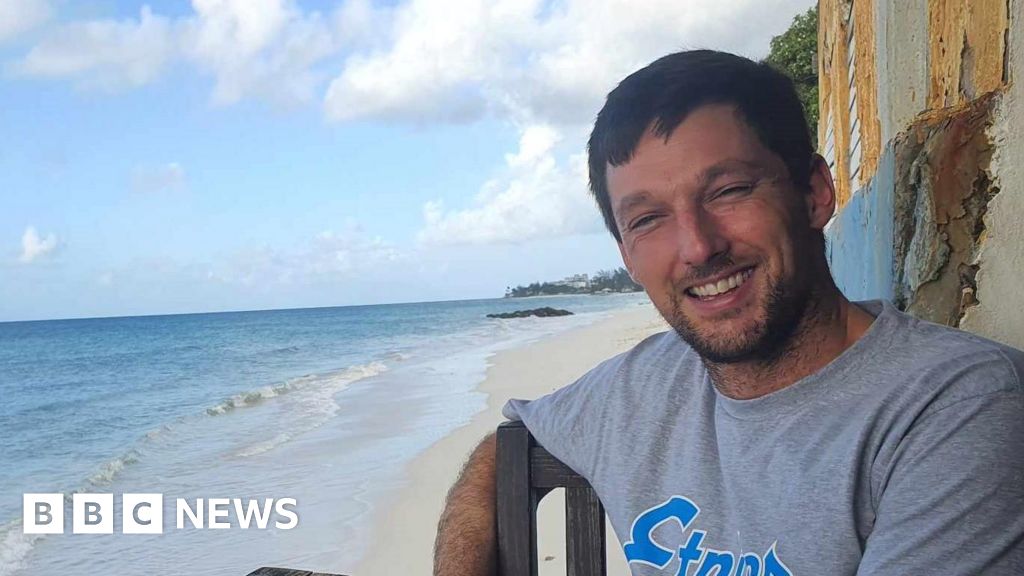 Family pay tribute to man after Cornwall motorcycle crash - BBC News