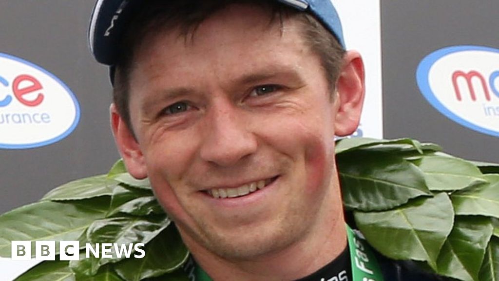 Dan Kneen: TT star died 'doing what he loved' - BBC News