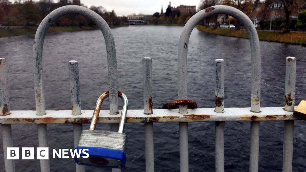 Inverness bridges' padlocks snagging passing cyclists