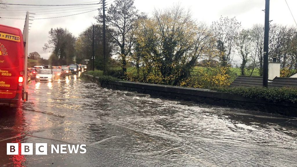 Heavy rain warning for counties Antrim and Down - BBC News
