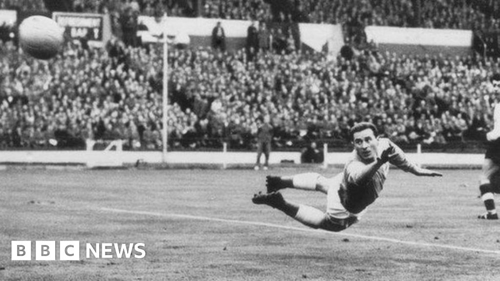 ODNB: Man United's Harry Gregg and NI Nobel winners recognised - BBC News