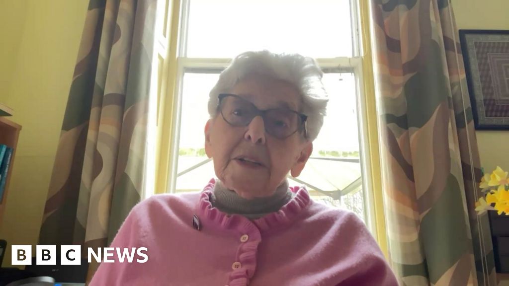 Holocaust: Ex-child refugee recalls World War II hero revelation