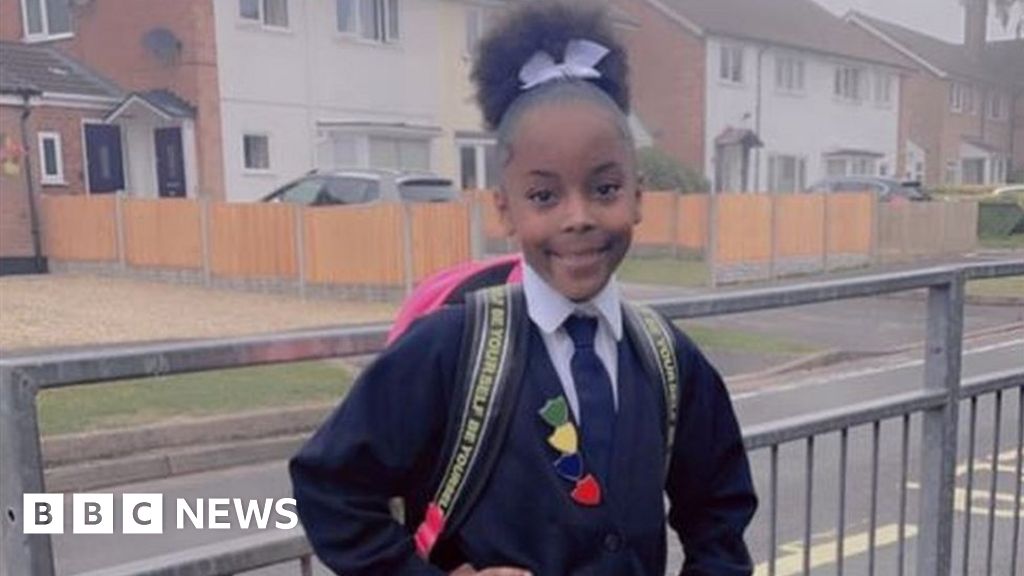 Birmingham girl, 9, with sickle cell wins advocacy award - BBC News