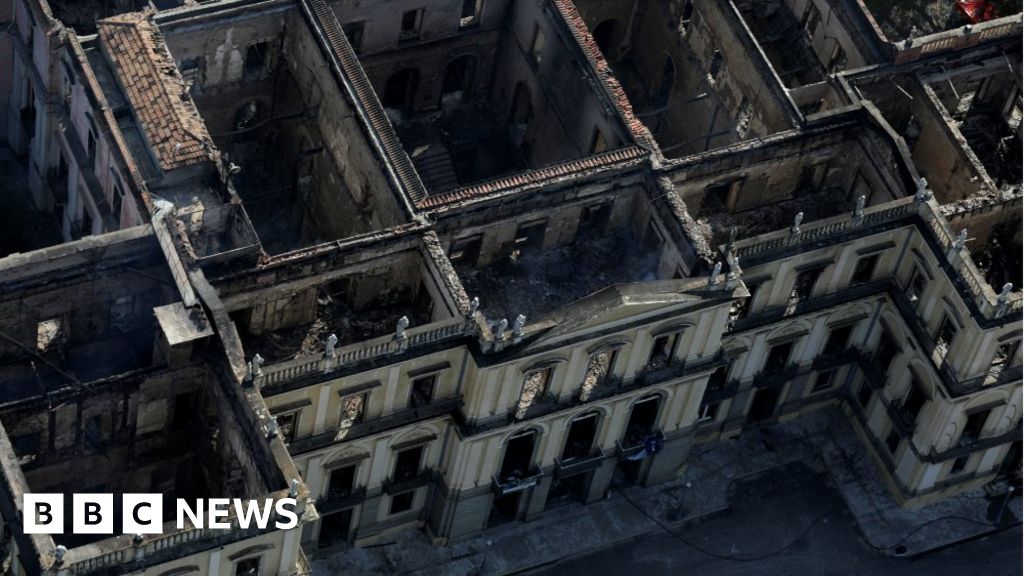Brazil museum fire: Funding sought to rebuild collection - BBC News