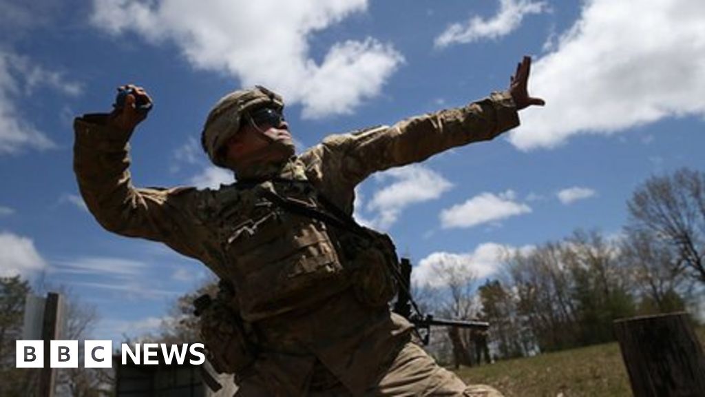 US Army builds 'ambidextrous' grenade - BBC News