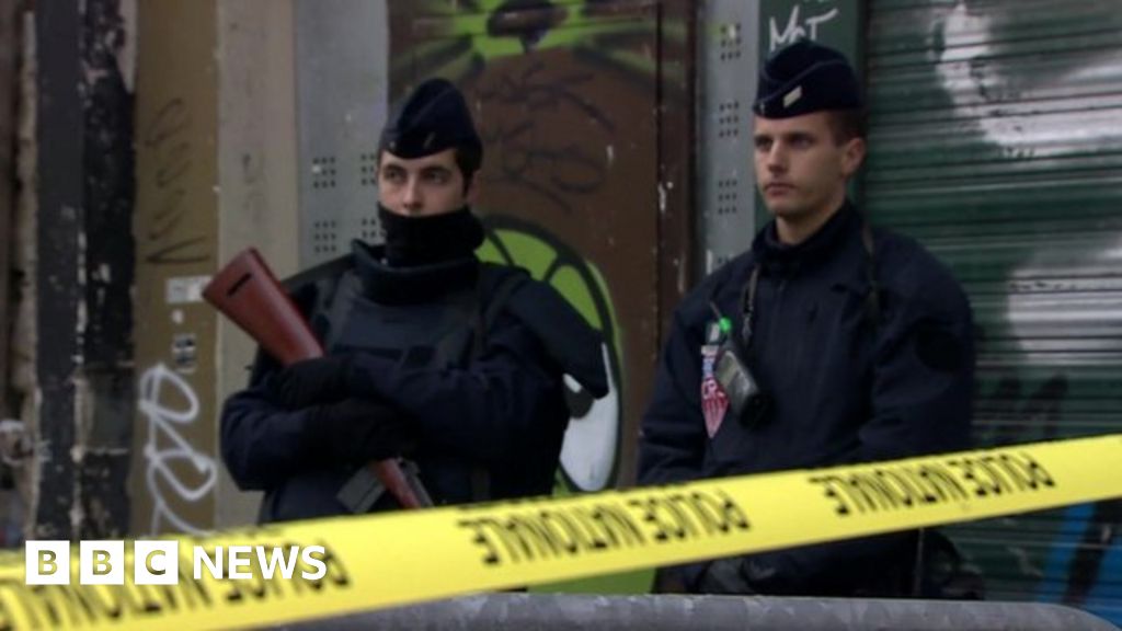 Paris attacks: Europe must 'wake up' to terror threat - BBC News