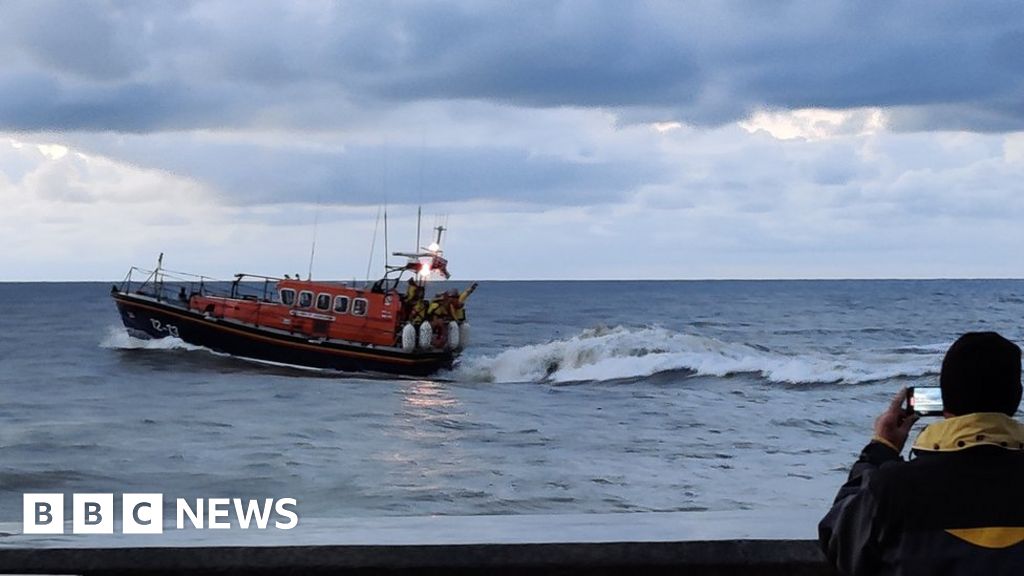 RNLI lifeboat leaves Filey station for last time