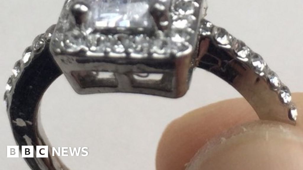 Man finds 'glistening' jewelled ring on London train - BBC News