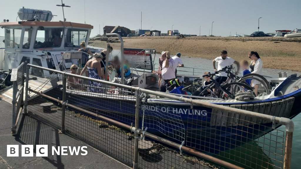 Hayling Ferry agrees financial deal 'to save service' - BBC News