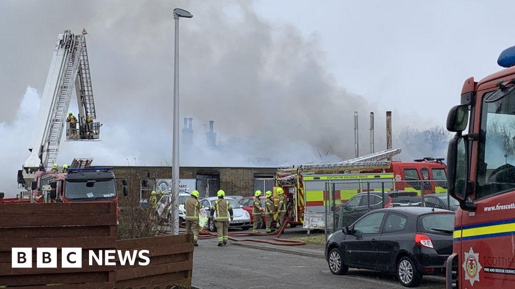 Fire-hit Invergordon school pupils offered compensation - BBC News