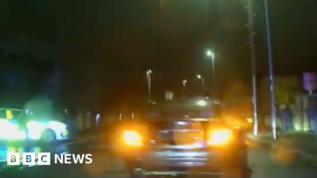 Driver leads police on high-speed pursuit in Peterborough - BBC News
