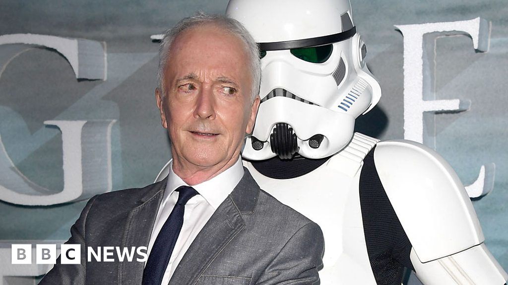Stars Wars actor Anthony Daniels, who plays C-3PO on working with ...