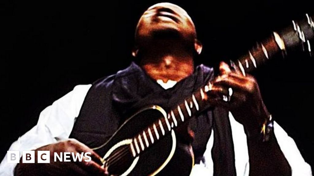 Samba Toure's Idje Bibi - BBC News