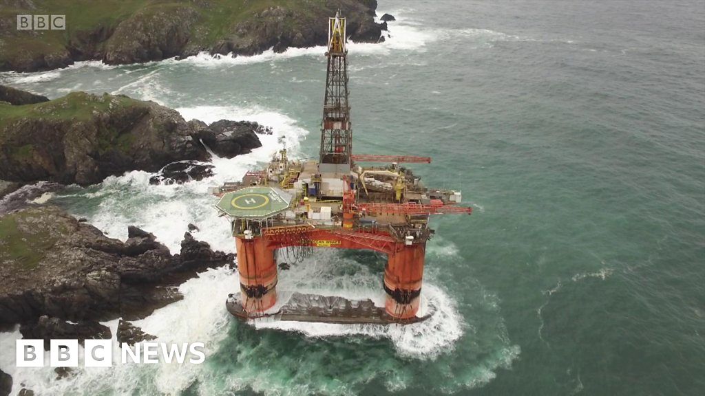 Drone footage of Transocean Winner aground off Lewis - BBC News
