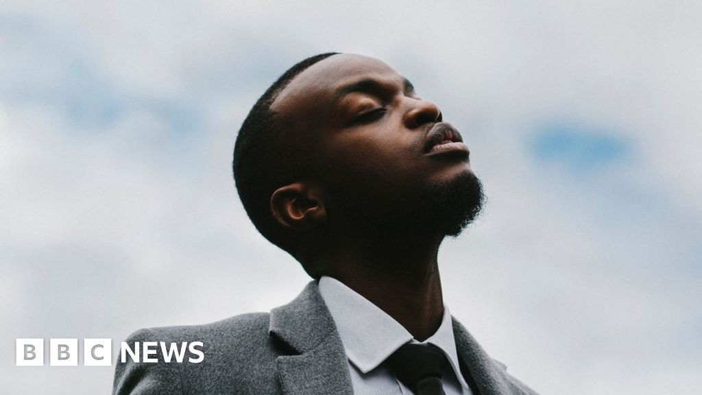 George the Poet: Social media gives poets 'a fair shot' - BBC News