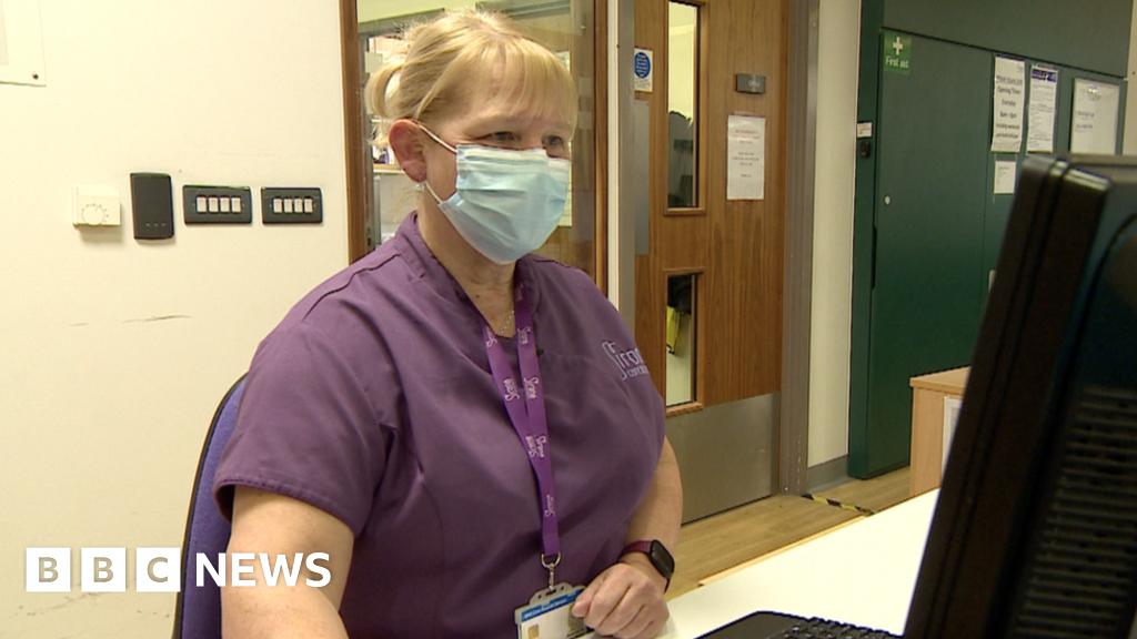 Covid-19: Yate hospital workers facing increase in abuse - BBC News