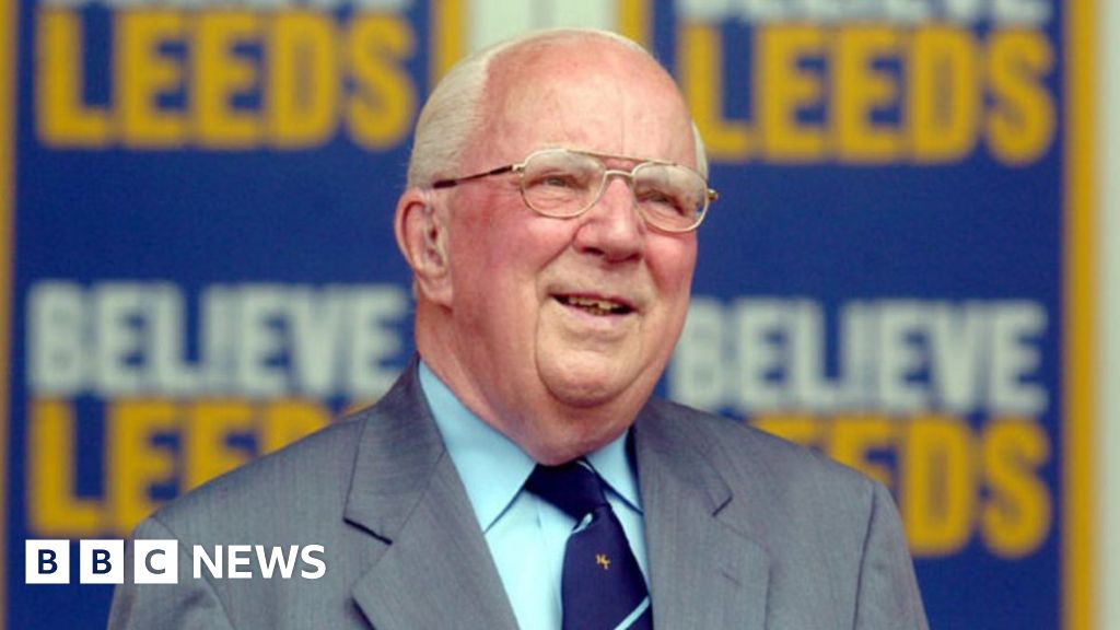 Memorial service held for Leeds president Harry Jepson - BBC News