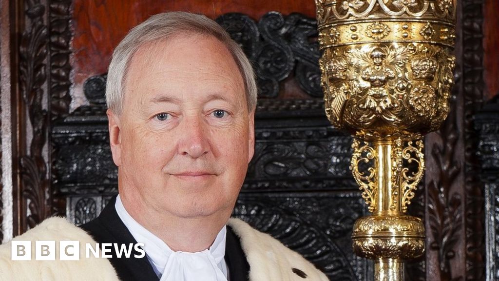 Retiring Jersey bailiff defends office over abuse report
