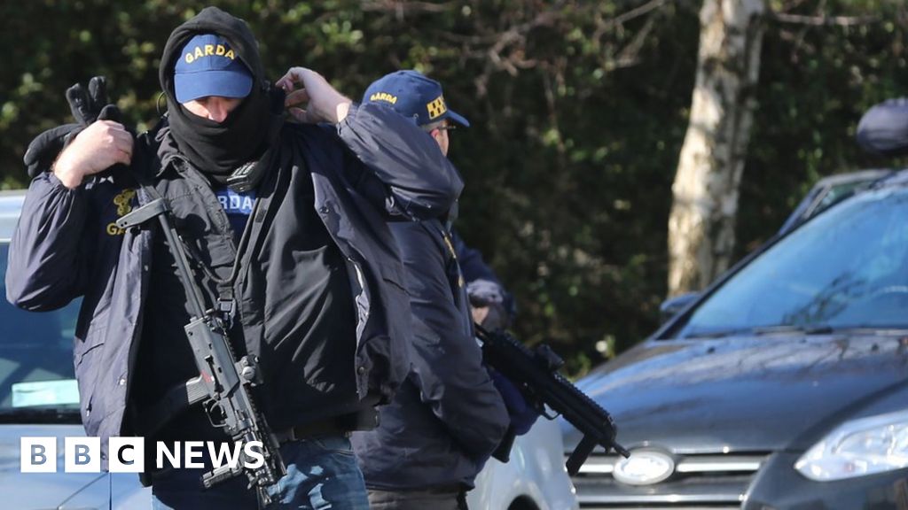 Dublin: Men arrested after new IRA explosives find - BBC News