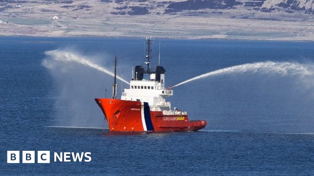Orkney-based emergency tug contract extended - BBC News
