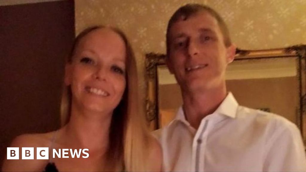 Haydock crash: Husband and wife who died named by police - BBC News