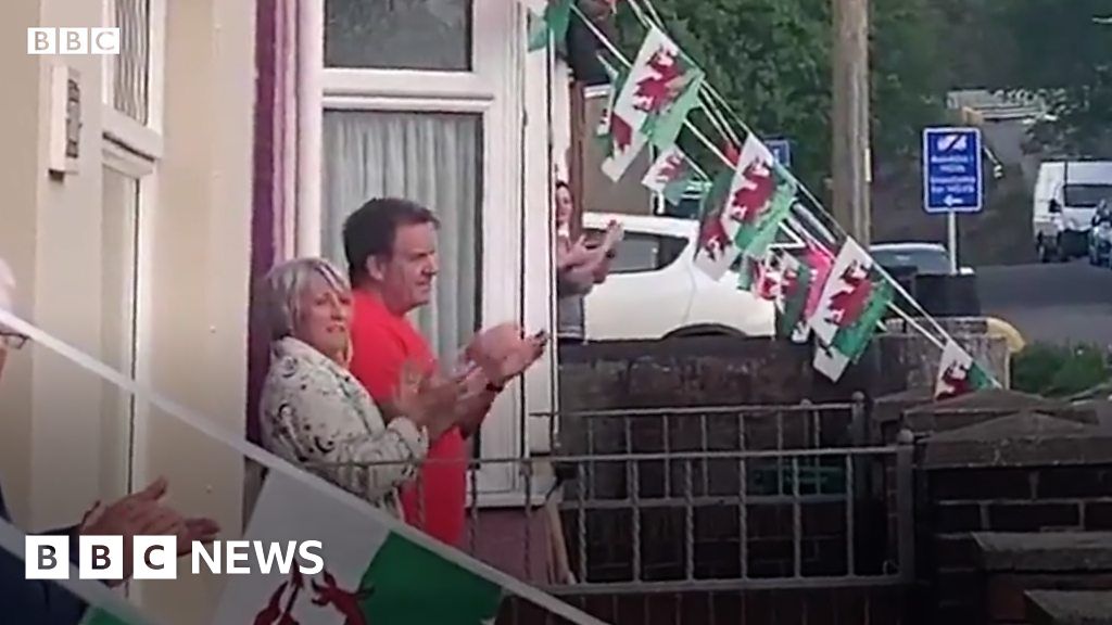 Coronavirus: NHS clap includes bells, honks and prosthetic leg