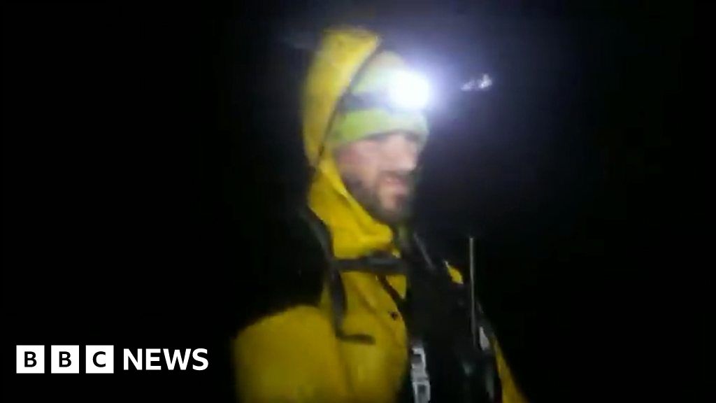 Search for missing walkers in 100mph winds - BBC News