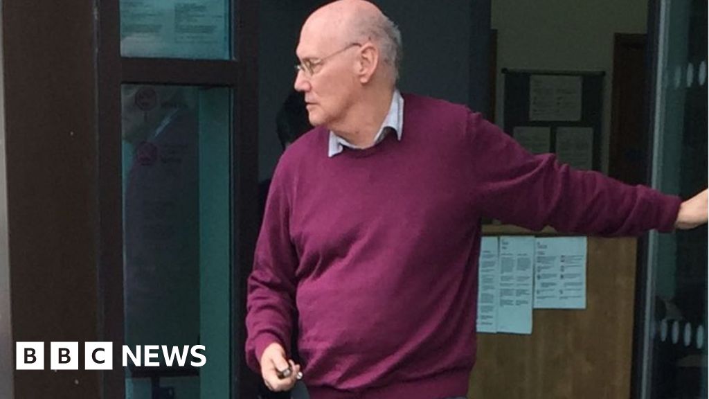 Ex-teacher Gordon Fleming admits sexual abuse of girls - BBC News