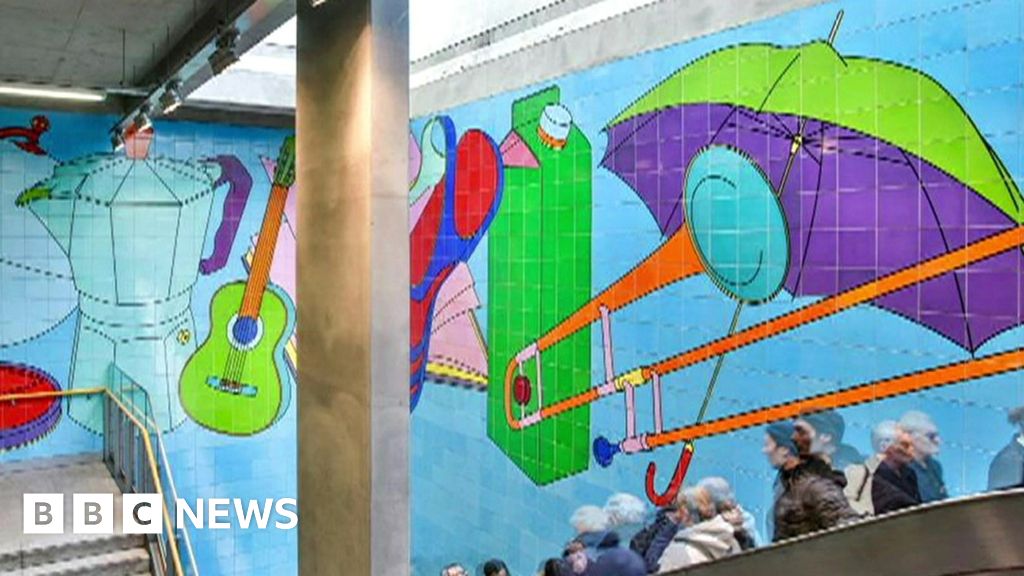 Tours of Tube art introduced on London Underground - BBC News