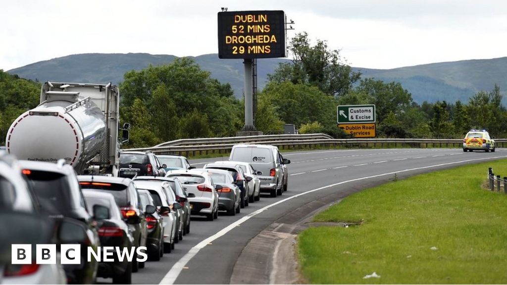 Brexit: NI drivers need green card to cross the border