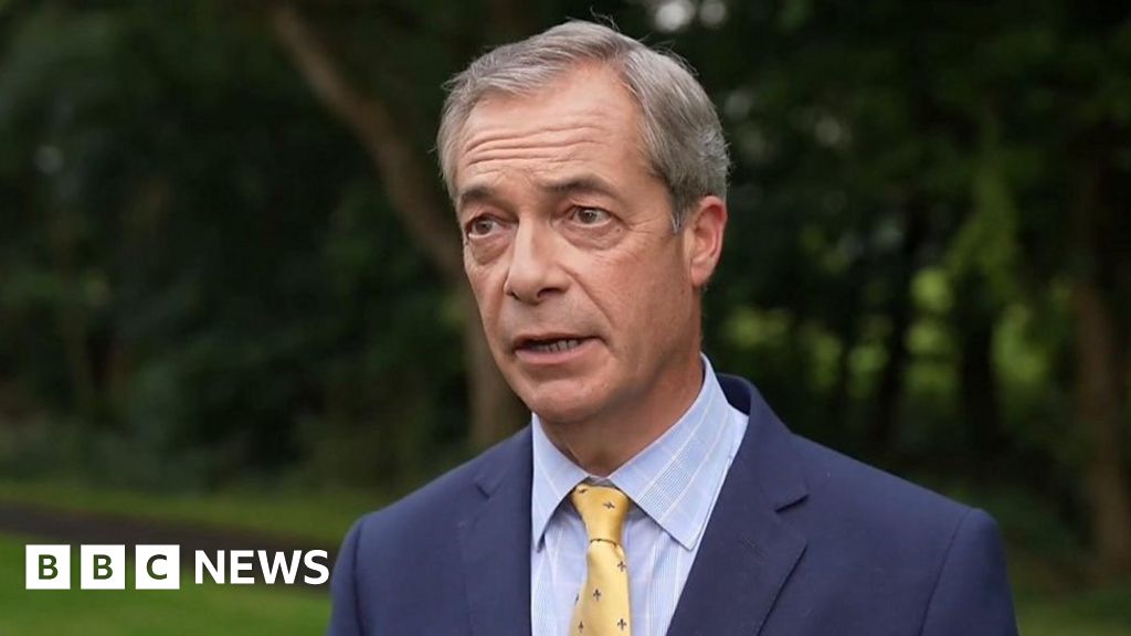 Nigel Farage says he 'wants answers' after bank apology - BBC News