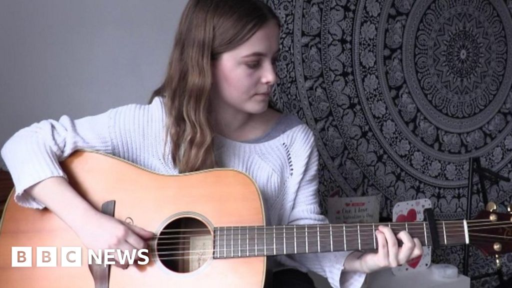 Anorexia: 'I knew I was going to end up dead' - BBC News