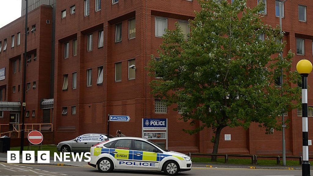 Rotherham abuse: Police should 'do more' for survivors - BBC News