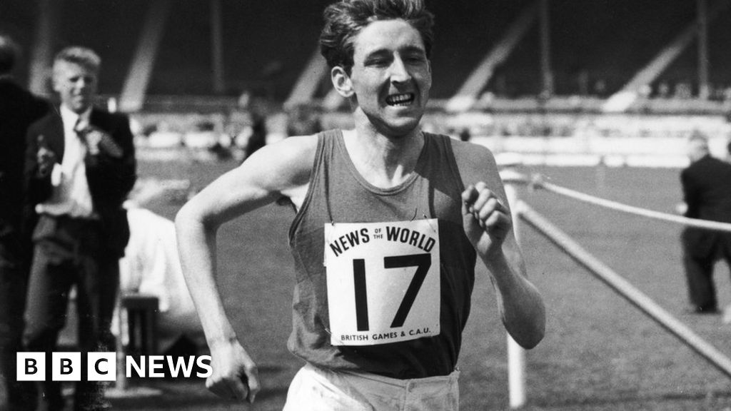 Calls for knighthood for running legend Ron Hill - BBC News