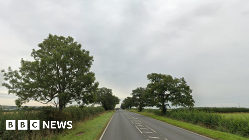 Man dies after motorbike crashes into tree near Dunchurch