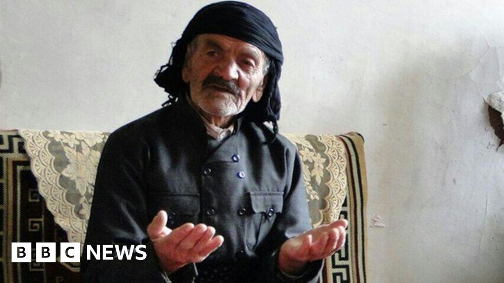 Iranian centenarian stands in local elections - BBC News