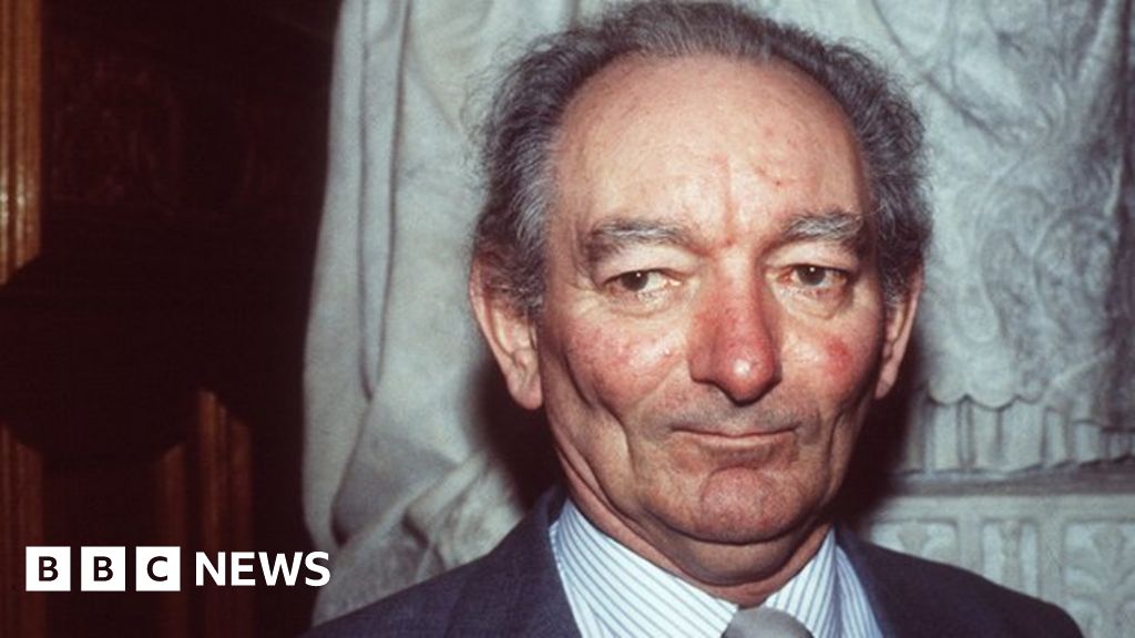 Brian Friel: Festival in Belfast marks playwright's life and work - BBC ...