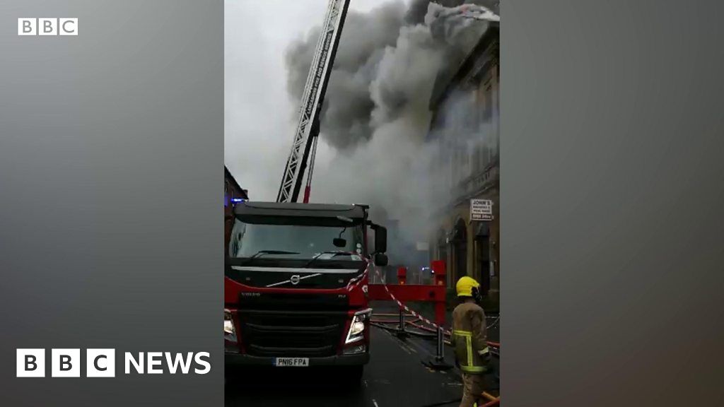Probe launched into fire at former Blackburn snooker hall - BBC News