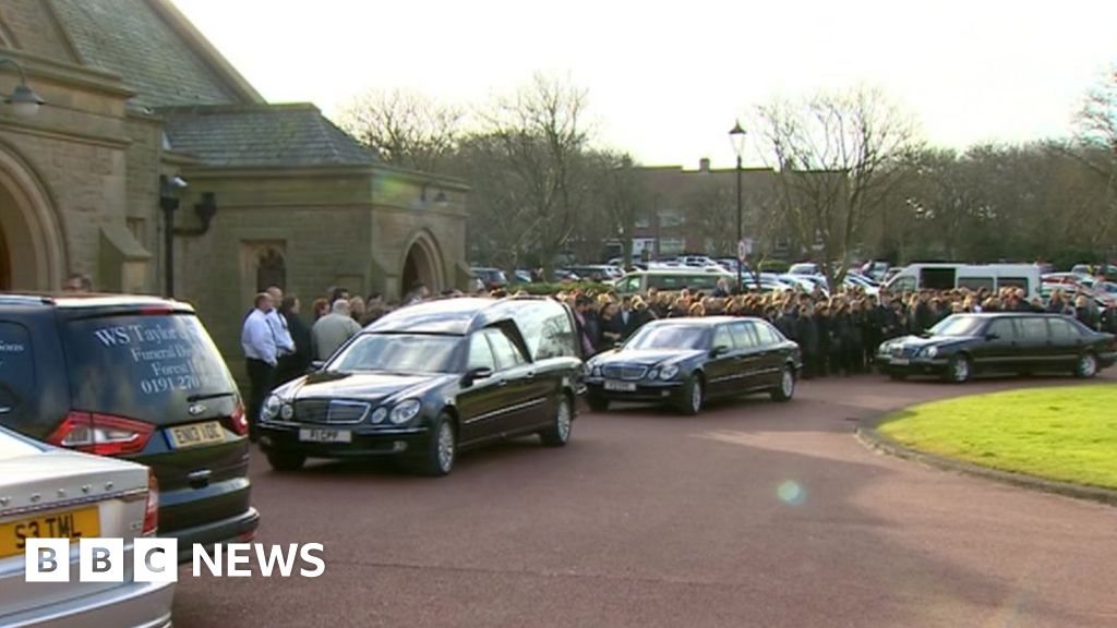 Caitlin Ruddy North Sea death: Hundreds attend funeral - BBC News