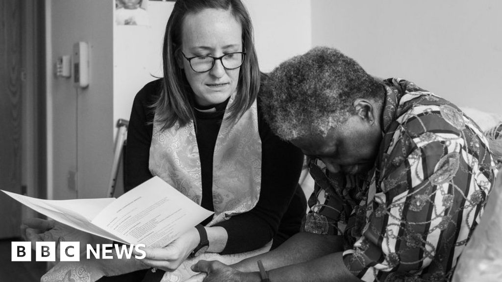Four women priests on a 25-year journey - BBC News