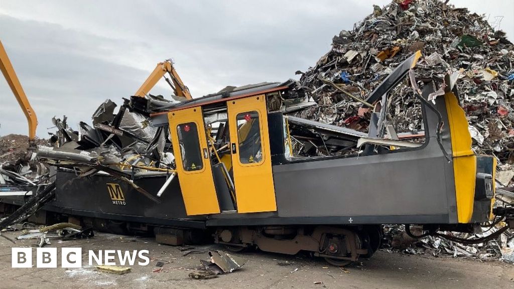 Old Tyne and Wear Metro carriages recycled for scrap