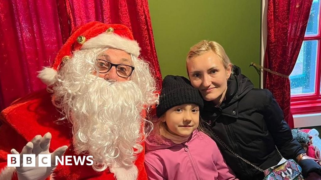 Boston Refugee Prepares For Ukrainian Christmas Bbc News