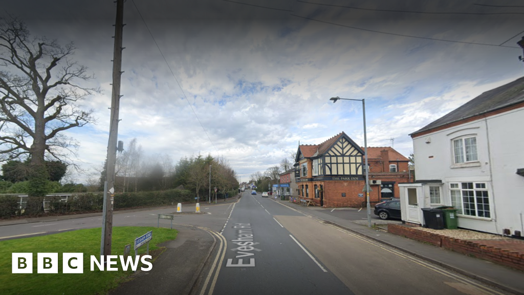 Arrest after man found stabbed near Redditch pub - BBC News