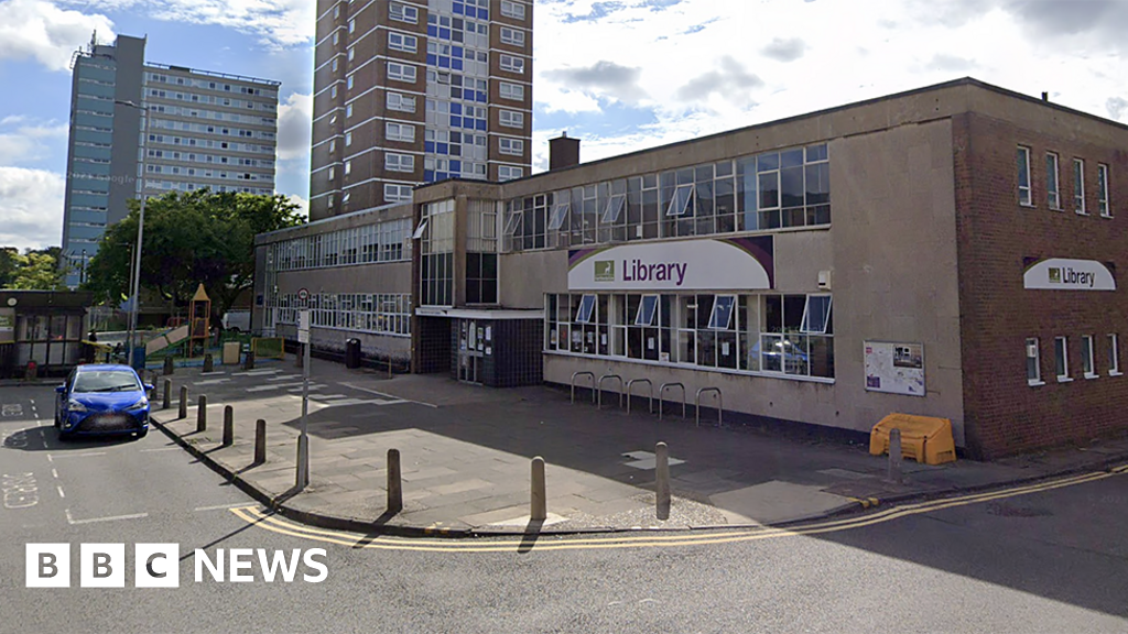 Cost of living: Stevenage Council opens free warm spaces venues - BBC News