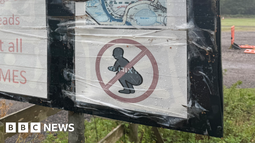 Sign warns against pooing in public at Needham Market beauty spot