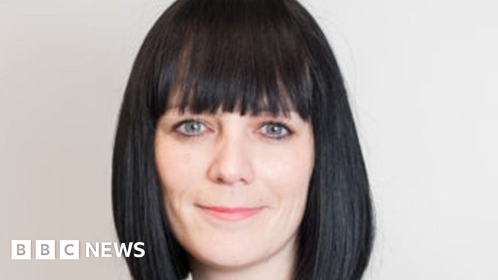 Hull College Group CEO Michelle Swithenbank to step down - BBC News