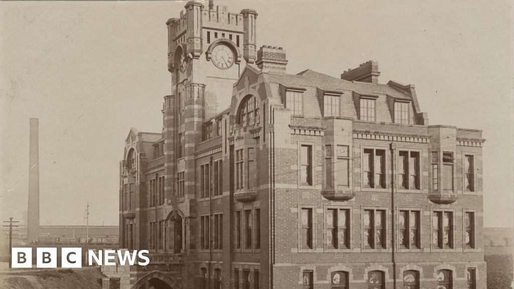 Shotton steelworks office on Victorian Society endangered list - BBC News