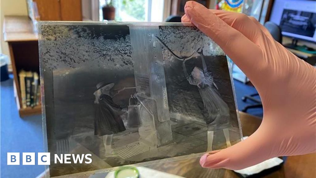 Guernsey's Priaulx Library preserves 170 years of photographs - BBC News