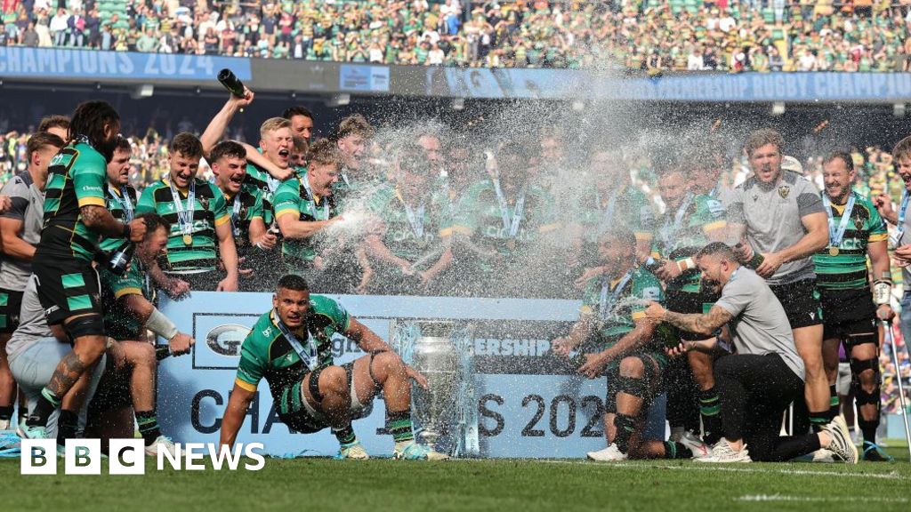 Northampton Saints victory parade for Premiership win - BBC News