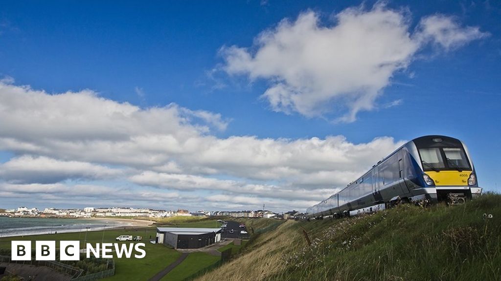 Translink: App company says there is no quick-fix - BBC News